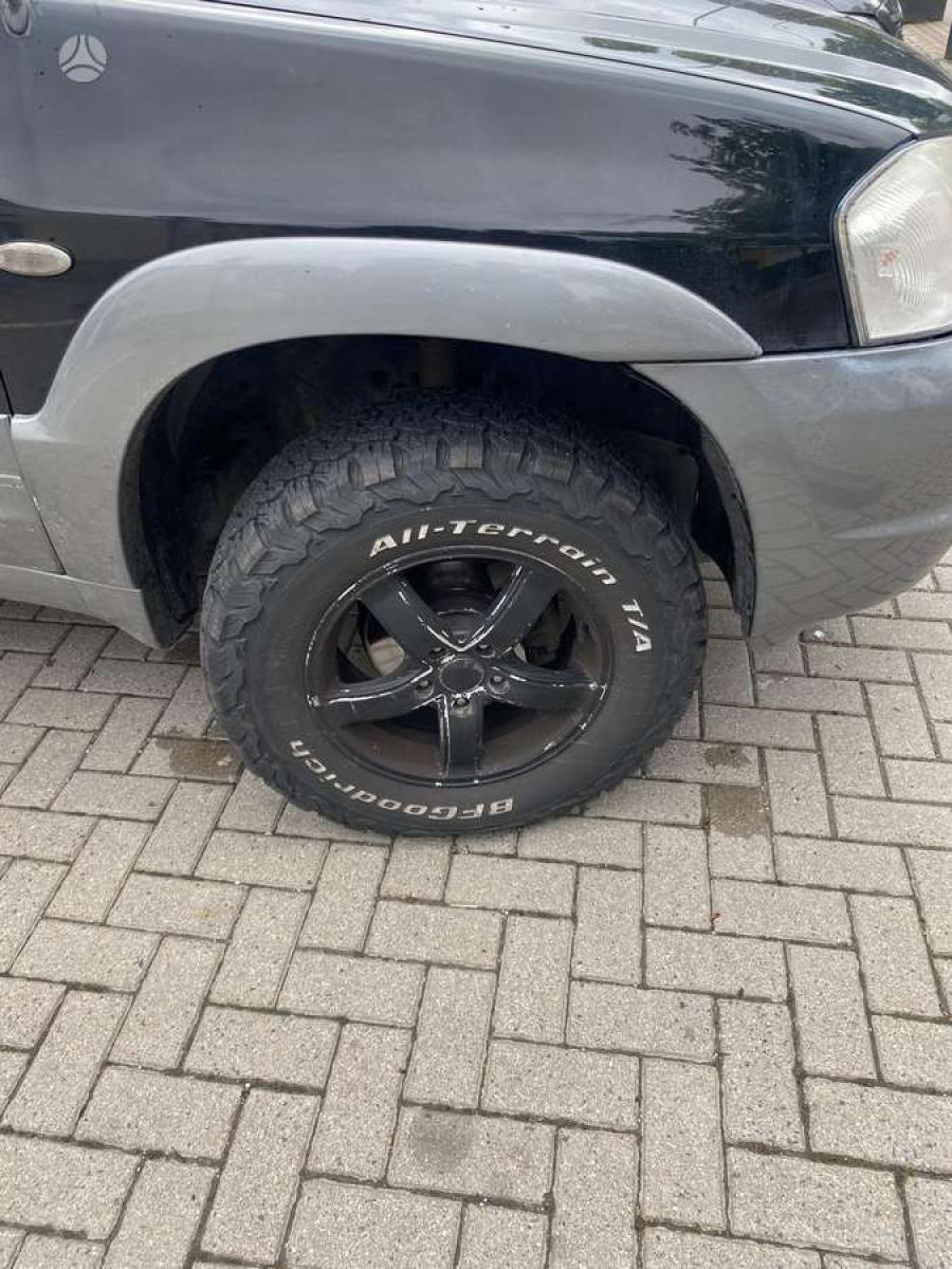 Black Mazda Tribute 2001 in Druskininkai, with an engine capacity of 3.00 L and mileage of 280 thousand km for 3450 €, photo 5 on AUTOMOTO.COM.LV