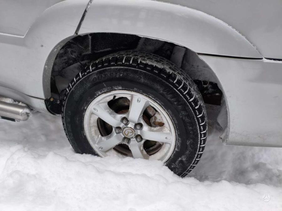 Grey Mazda Tribute 2006 in Vilnius, with an engine capacity of 2.30 L and mileage of 201 thousand km for 2750 €, photo 20 on AUTOMOTO.COM.LV