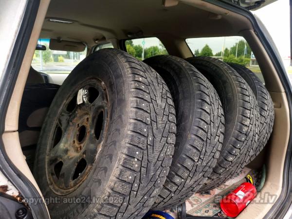Balts Mazda Tribute 2000 Tartu, ar dzinēja tilpumu 2.00 L un nobraukumu 190 tūkst. km par 1290 €, foto 8 vietnē AUTOMOTO.COM.LV