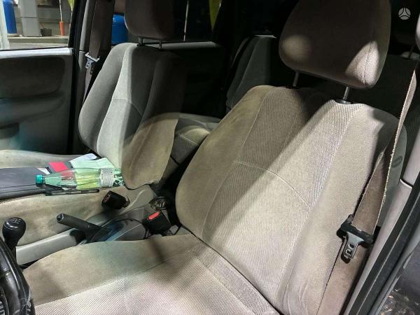Dzeltens Mazda Tribute 2002 Viļņa, ar dzinēja tilpumu 1.99 L un nobraukumu 238 tūkst. km par 1240 €, foto 9 vietnē AUTOMOTO.COM.LV