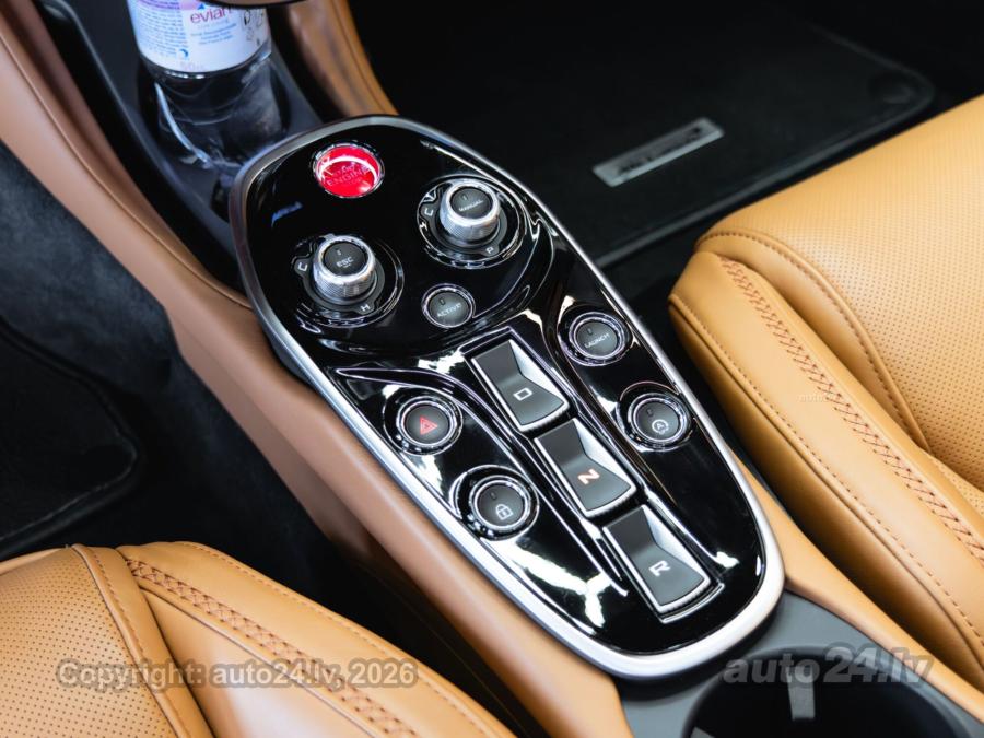Brown McLaren GT 2023 in Tallinn, with an engine capacity of 4.00 L and mileage of 6 thousand km for 154900 €, photo 14 on AUTOMOTO.COM.LV