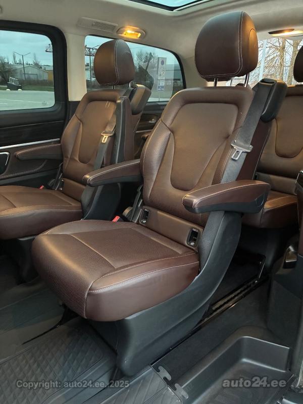 Melns Mercedes-Benz 180 2017 Tallina, ar dzinēja tilpumu 2.10 L un nobraukumu 213 tūkst. km par 35490 €, foto 11 vietnē AUTOMOTO.COM.LV