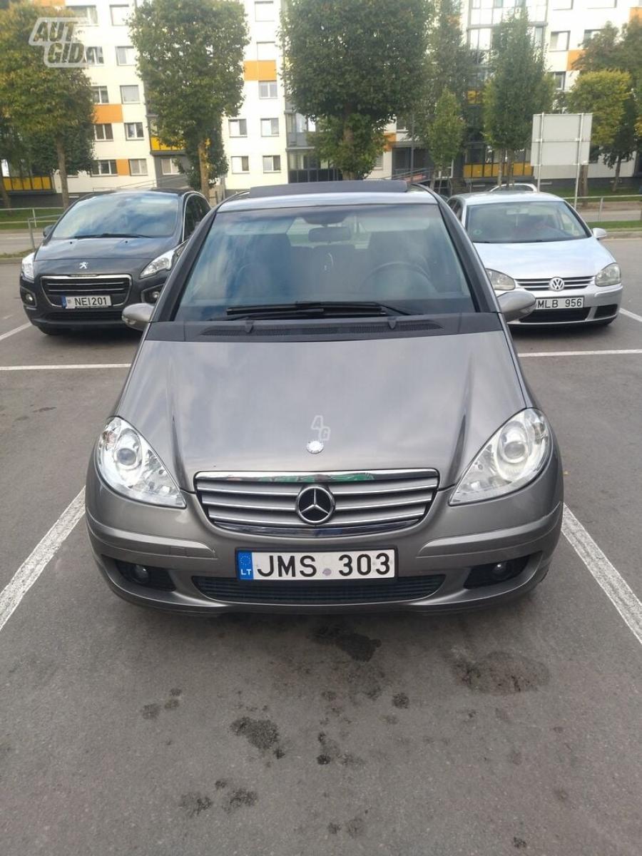 Pelēks Mercedes-Benz 180 2007 Naujoji Akmenė, ar dzinēja tilpumu 2.00 L un nobraukumu 275 tūkst. km par 1900 €, foto 1 vietnē AUTOMOTO.COM.LV
