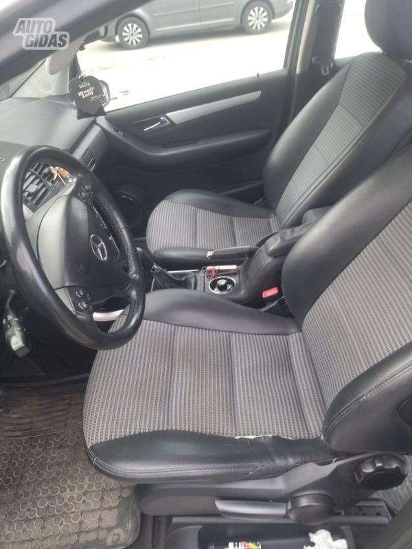 Pelēks Mercedes-Benz 180 2007 Naujoji Akmenė, ar dzinēja tilpumu 2.00 L un nobraukumu 275 tūkst. km par 1900 €, foto 8 vietnē AUTOMOTO.COM.LV