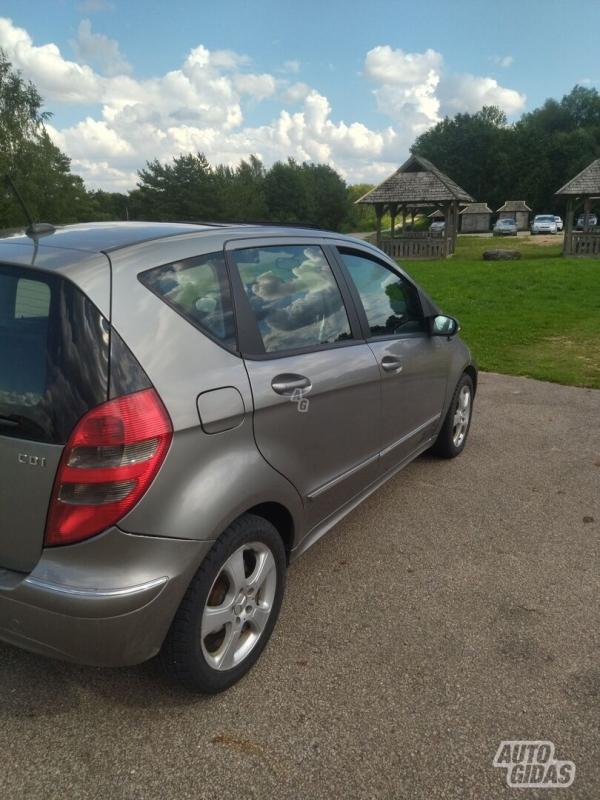 Pelēks Mercedes-Benz 180 2007 Naujoji Akmenė, ar dzinēja tilpumu 2.00 L un nobraukumu 275 tūkst. km par 1900 €, foto 10 vietnē AUTOMOTO.COM.LV