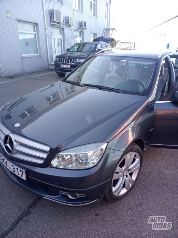 Grey Mercedes-Benz 180 2011 in Klaipeda, with an engine capacity of 2.10 L and mileage of 348 thousand km for 2950 €, photo 1 on AUTOMOTO.COM.LV