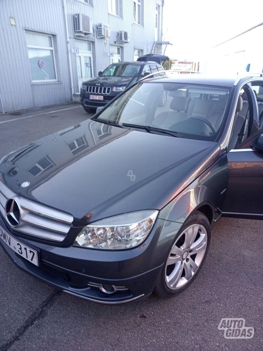 Grey Mercedes-Benz 180 2011 in Klaipeda, with an engine capacity of 2.10 L and mileage of 348 thousand km for 2950 €, photo 1 on AUTOMOTO.COM.LV