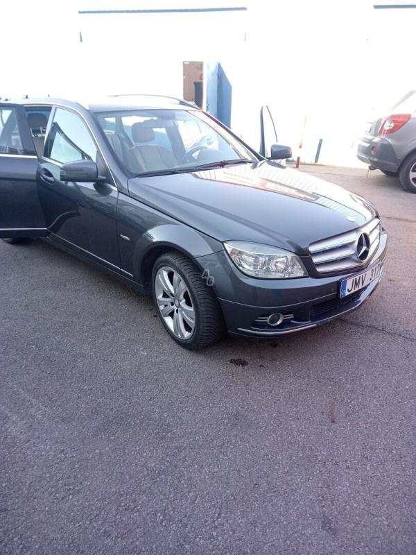 Grey Mercedes-Benz 180 2011 in Klaipeda, with an engine capacity of 2.10 L and mileage of 348 thousand km for 2950 €, photo 2 on AUTOMOTO.COM.LV