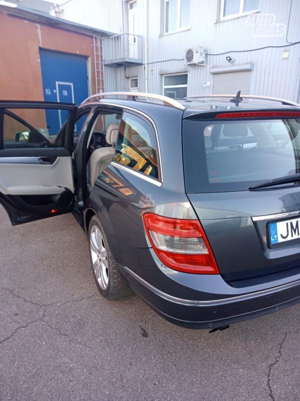 Grey Mercedes-Benz 180 2011 in Klaipeda, with an engine capacity of 2.10 L and mileage of 348 thousand km for 2950 €, photo 4 on AUTOMOTO.COM.LV