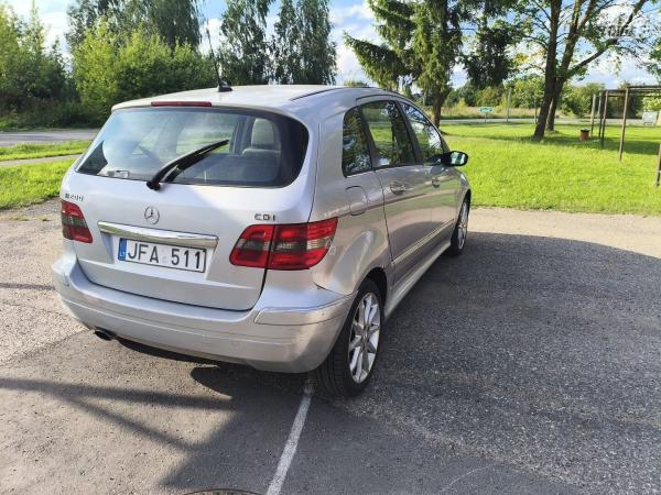 Mercedes-Benz 180 2006 Panevēža, ar dzinēja tilpumu 2.00 L un nobraukumu 183 tūkst. km par 980 €, foto 4 vietnē AUTOMOTO.COM.LV