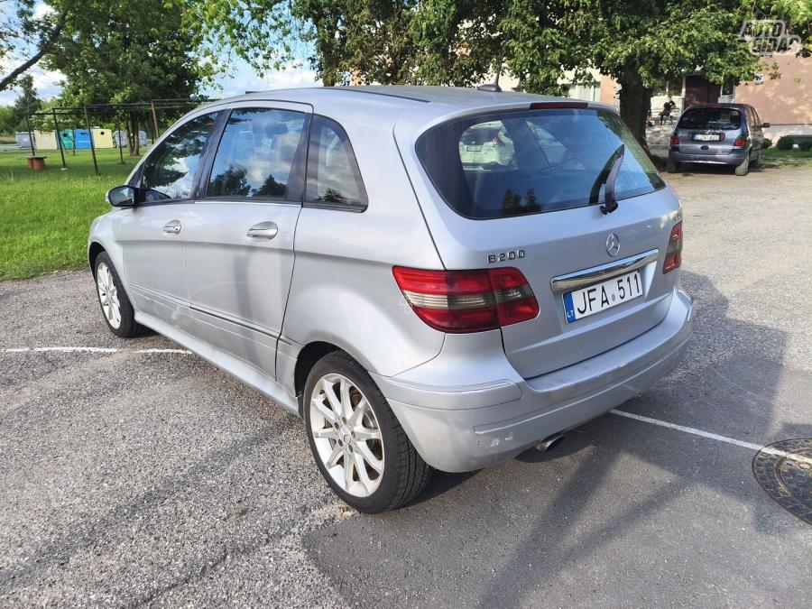 Mercedes-Benz 180 2006 Panevēža, ar dzinēja tilpumu 2.00 L un nobraukumu 183 tūkst. km par 980 €, foto 6 vietnē AUTOMOTO.COM.LV