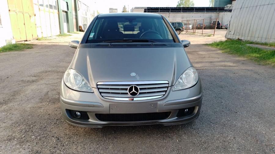 Mercedes-Benz 180 2008 in Telschi, with an engine capacity of 2.00 L and mileage of 250 thousand km for 2300 €, photo 13 on AUTOMOTO.COM.LV