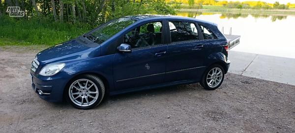 Mercedes-Benz 180 2011 in Skuodas, with an engine capacity of 2.00 L and mileage of 241 thousand km for 3250 €, photo 3 on AUTOMOTO.COM.LV