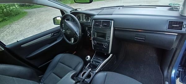 Mercedes-Benz 180 2011 in Skuodas, with an engine capacity of 2.00 L and mileage of 241 thousand km for 3250 €, photo 6 on AUTOMOTO.COM.LV