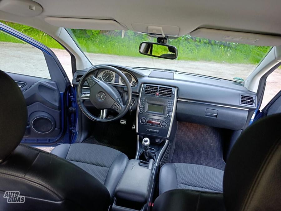 Mercedes-Benz 180 2011 in Skuodas, with an engine capacity of 2.00 L and mileage of 241 thousand km for 2990 €, photo 6 on AUTOMOTO.COM.LV