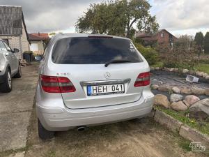 Мерседес 180 2005 в Мажейкяй, объемом двигателя 2.00 л и пробегом 258 тыс. км за 900 €, фото 4 на AUTOMOTO.COM.LV