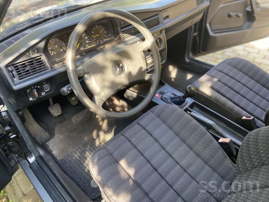 Melns Mercedes-Benz 190 1990 Rīga, ar dzinēja tilpumu 1.80 L un nobraukumu 389 tūkst. km par 3500 €, foto 6 vietnē AUTOMOTO.COM.LV