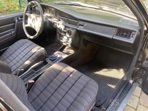 Melns Mercedes-Benz 190 1990 Rīga, ar dzinēja tilpumu 1.80 L un nobraukumu 389 tūkst. km par 3500 €, foto 8 vietnē AUTOMOTO.COM.LV
