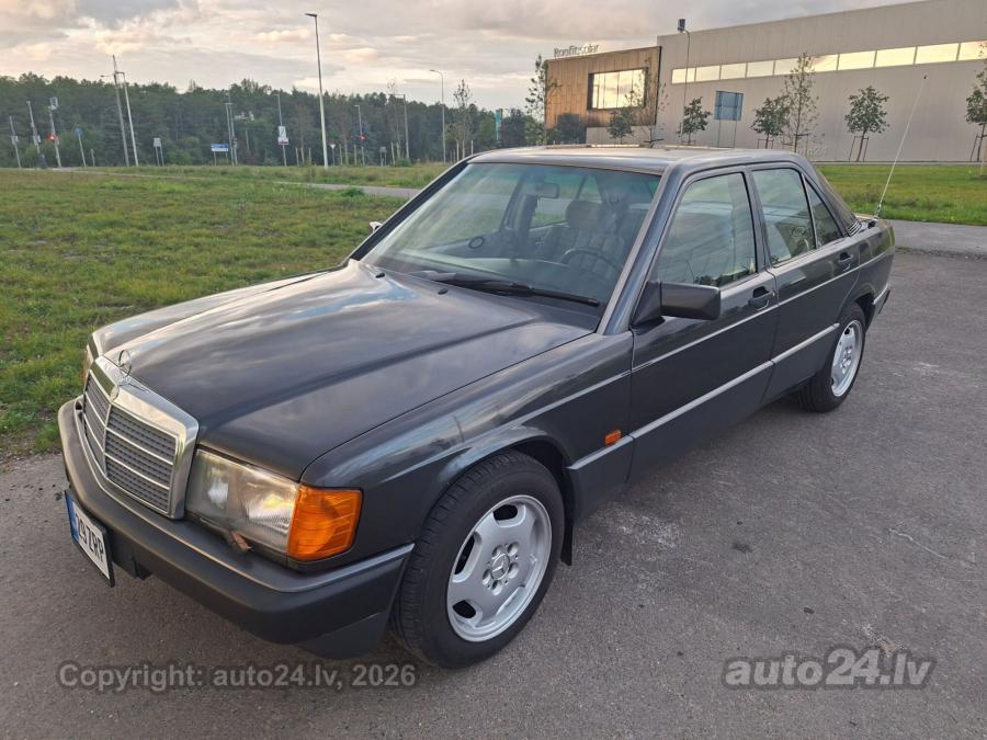 Melns Mercedes-Benz 190 1991 Tallina, ar dzinēja tilpumu 2.00 L un nobraukumu 211 tūkst. km par 4250 €, foto 1 vietnē AUTOMOTO.COM.LV