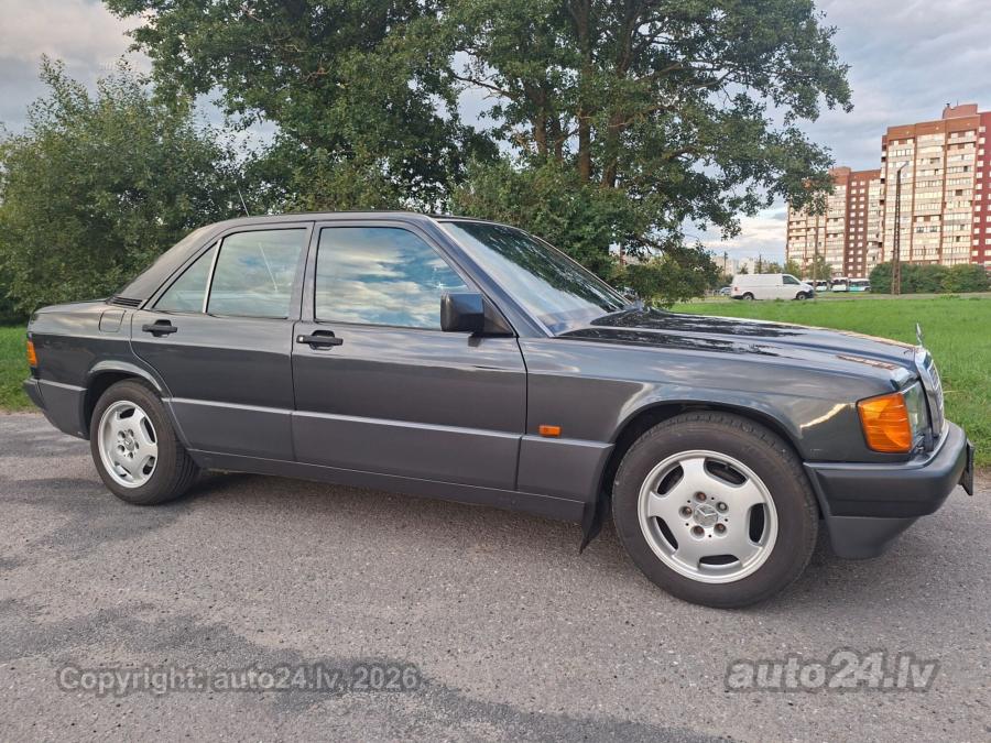 Melns Mercedes-Benz 190 1991 Tallina, ar dzinēja tilpumu 2.00 L un nobraukumu 211 tūkst. km par 4250 €, foto 5 vietnē AUTOMOTO.COM.LV