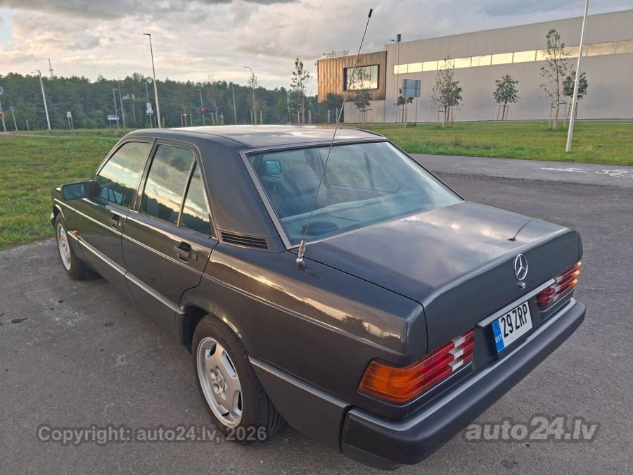 Melns Mercedes-Benz 190 1991 Tallina, ar dzinēja tilpumu 2.00 L un nobraukumu 211 tūkst. km par 4250 €, foto 6 vietnē AUTOMOTO.COM.LV