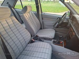 Melns Mercedes-Benz 190 1991 Tallina, ar dzinēja tilpumu 2.00 L un nobraukumu 211 tūkst. km par 4250 €, foto 11 vietnē AUTOMOTO.COM.LV