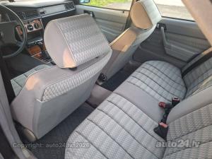 Melns Mercedes-Benz 190 1991 Tallina, ar dzinēja tilpumu 2.00 L un nobraukumu 211 tūkst. km par 4250 €, foto 12 vietnē AUTOMOTO.COM.LV