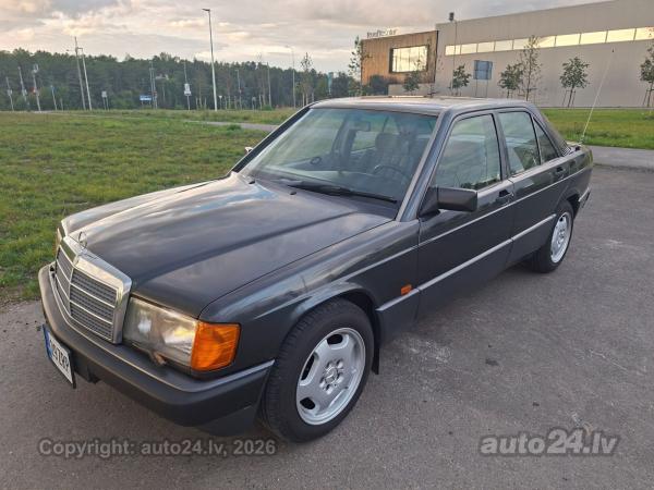 Mercedes-Benz 190 1991 Tallina vietnÄ Melns Mercedes-Benz 190 1991 Tallina, ar dzinÄja tilpumu 2.00 L un nobraukumu 211 tÅ«kst. km par 4250 ā¬, foto 1 vietnÄ AUTOMOTO.COM.LV