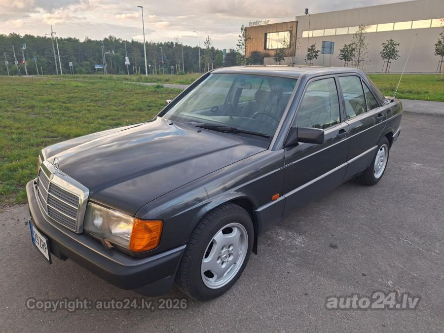 Melns Mercedes-Benz 190 1991 Tallina, ar dzinēja tilpumu 2.00 L un nobraukumu 211 tūkst. km par 4250 €, foto 1 vietnē AUTOMOTO.COM.LV