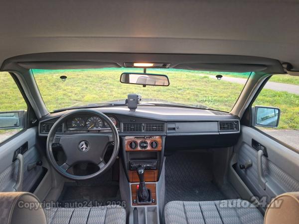 Mercedes-Benz 190 1991 Tallina vietnÄ Melns Mercedes-Benz 190 1991 Tallina, ar dzinÄja tilpumu 2.00 L un nobraukumu 211 tÅ«kst. km par 4250 ā¬, foto 10 vietnÄ AUTOMOTO.COM.LV