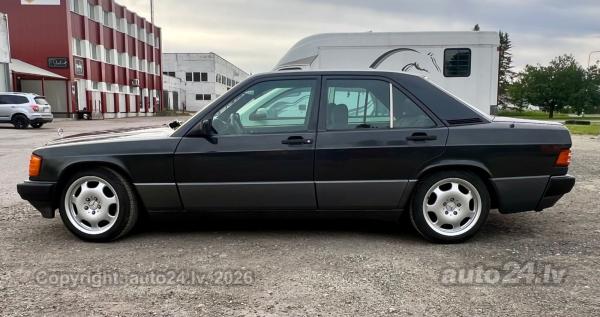 Black Mercedes-Benz 190 1992 in Tallinn, with an engine capacity of 2.00 L and mileage of 275 thousand km for 4950 €, photo 1 on AUTOMOTO.COM.LV