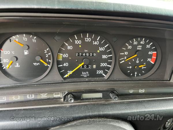Black Mercedes-Benz 190 1992 in Tallinn, with an engine capacity of 2.00 L and mileage of 275 thousand km for 4950 €, photo 8 on AUTOMOTO.COM.LV
