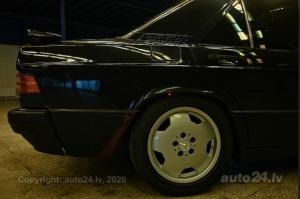 Melns Mercedes-Benz 190 1992 Tallina, ar dzinēja tilpumu 2.00 L un nobraukumu 221 tūkst. km par 4999 €, foto 4 vietnē AUTOMOTO.COM.LV