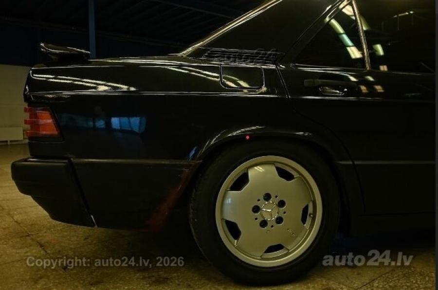 Melns Mercedes-Benz 190 1992 Tallina, ar dzinēja tilpumu 2.00 L un nobraukumu 221 tūkst. km par 4999 €, foto 4 vietnē AUTOMOTO.COM.LV