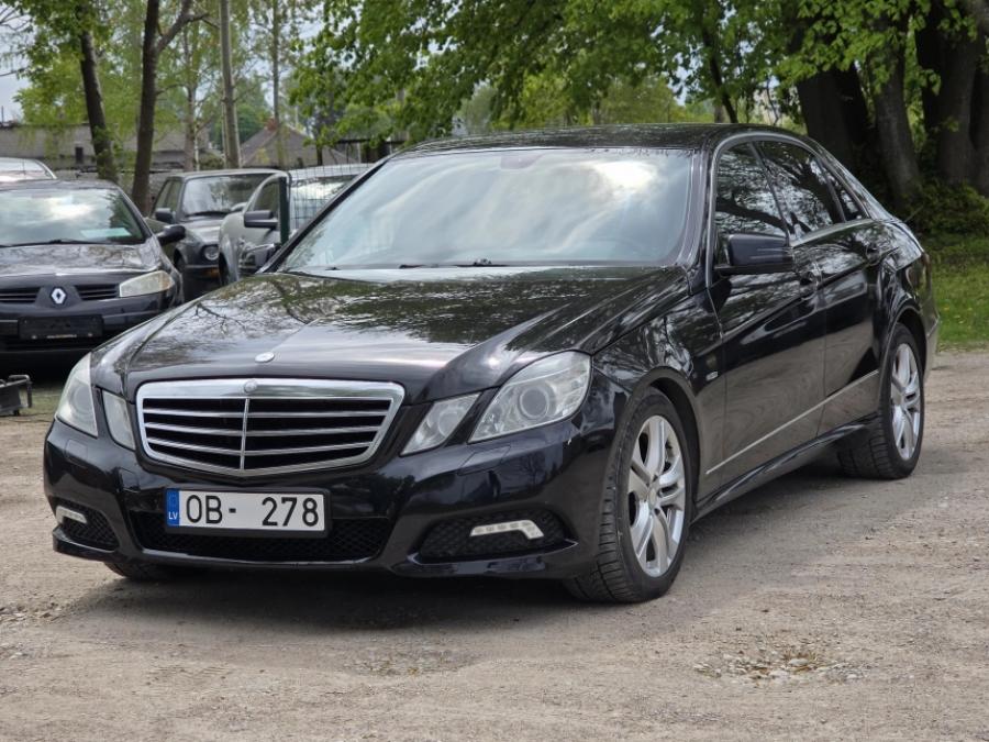 Black Mercedes-Benz 190 2009 in Riga, with an engine capacity of 2.20 L and mileage of 320 thousand km for 7200 €, photo 1 on AUTOMOTO.COM.LV