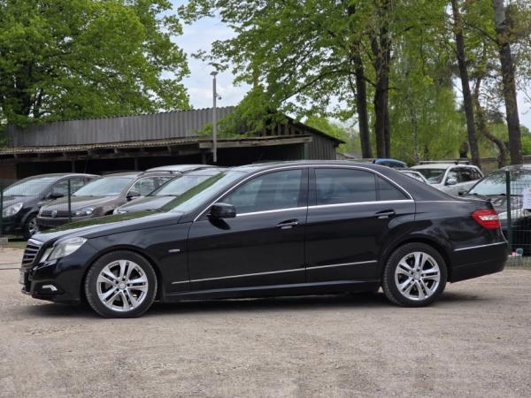 Melns Mercedes-Benz 190 2009 Rīga, ar dzinēja tilpumu 2.20 L un nobraukumu 320 tūkst. km par 7200 €, foto 3 vietnē AUTOMOTO.COM.LV