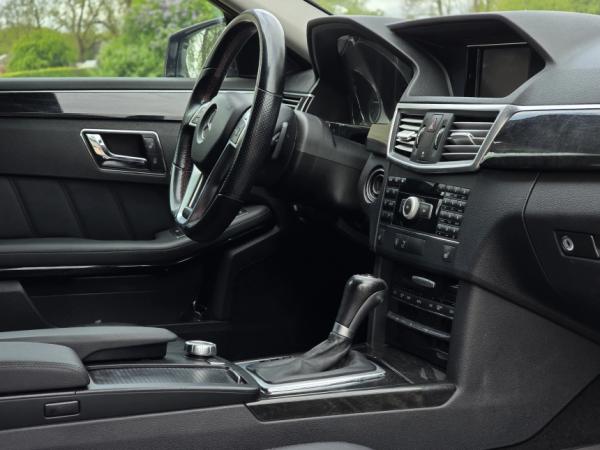 Melns Mercedes-Benz 190 2009 Rīga, ar dzinēja tilpumu 2.20 L un nobraukumu 320 tūkst. km par 7200 €, foto 10 vietnē AUTOMOTO.COM.LV