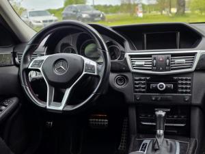 Black Mercedes-Benz 190 2009 in Riga, with an engine capacity of 2.20 L and mileage of 320 thousand km for 7200 €, photo 12 on AUTOMOTO.COM.LV
