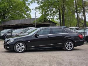 Black Mercedes-Benz 190 2009 in Grobiņa, with an engine capacity of 2.20 L and mileage of 320 thousand km for 7100 €, photo 4 on AUTOMOTO.COM.LV