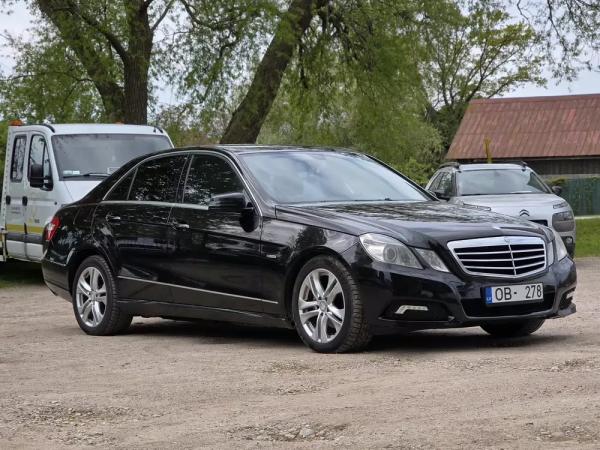 Black Mercedes-Benz 190 2009 in Grobiņa, with an engine capacity of 2.20 L and mileage of 320 thousand km for 7100 €, photo 7 on AUTOMOTO.COM.LV