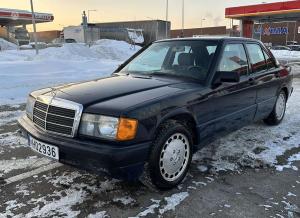 Blue Mercedes-Benz 190 1990 in Vilnius, with an engine capacity of 1.80 L and mileage of 267 thousand km for 5500 €, photo  on AUTOMOTO.COM.LV