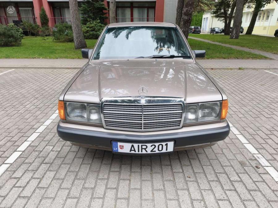 Brūns Mercedes-Benz 190 1989 Palanga, ar dzinēja tilpumu 2.30 L un nobraukumu 245 tūkst. km par 5500 €, foto 1 vietnē AUTOMOTO.COM.LV