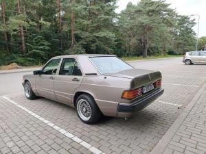 Brūns Mercedes-Benz 190 1989 Palanga, ar dzinēja tilpumu 2.30 L un nobraukumu 245 tūkst. km par 5500 €, foto 5 vietnē AUTOMOTO.COM.LV