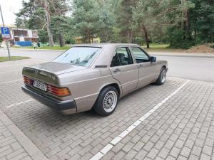 Brūns Mercedes-Benz 190 1989 Palanga, ar dzinēja tilpumu 2.30 L un nobraukumu 245 tūkst. km par 5500 €, foto 7 vietnē AUTOMOTO.COM.LV
