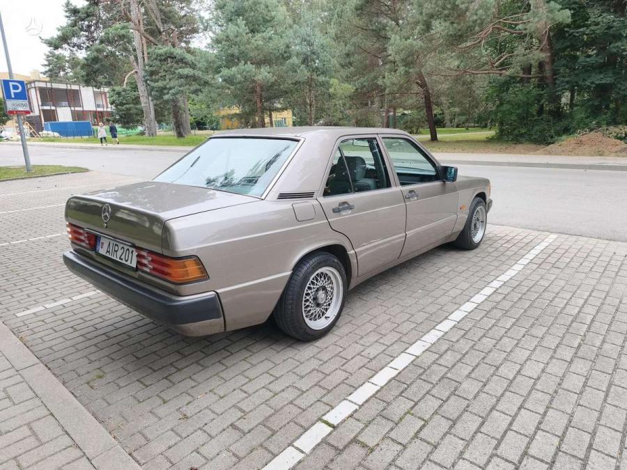 Brūns Mercedes-Benz 190 1989 Palanga, ar dzinēja tilpumu 2.30 L un nobraukumu 245 tūkst. km par 5500 €, foto 7 vietnē AUTOMOTO.COM.LV