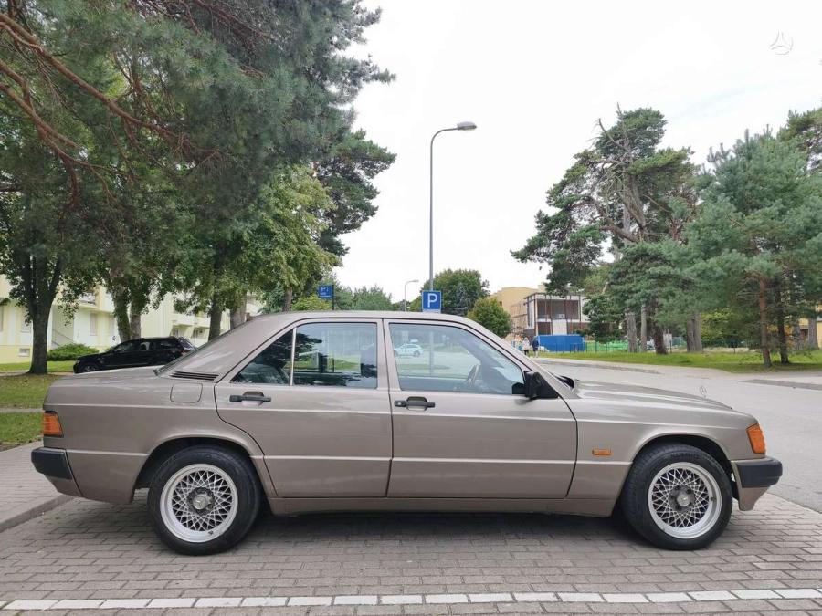 Brūns Mercedes-Benz 190 1989 Palanga, ar dzinēja tilpumu 2.30 L un nobraukumu 245 tūkst. km par 5500 €, foto 8 vietnē AUTOMOTO.COM.LV