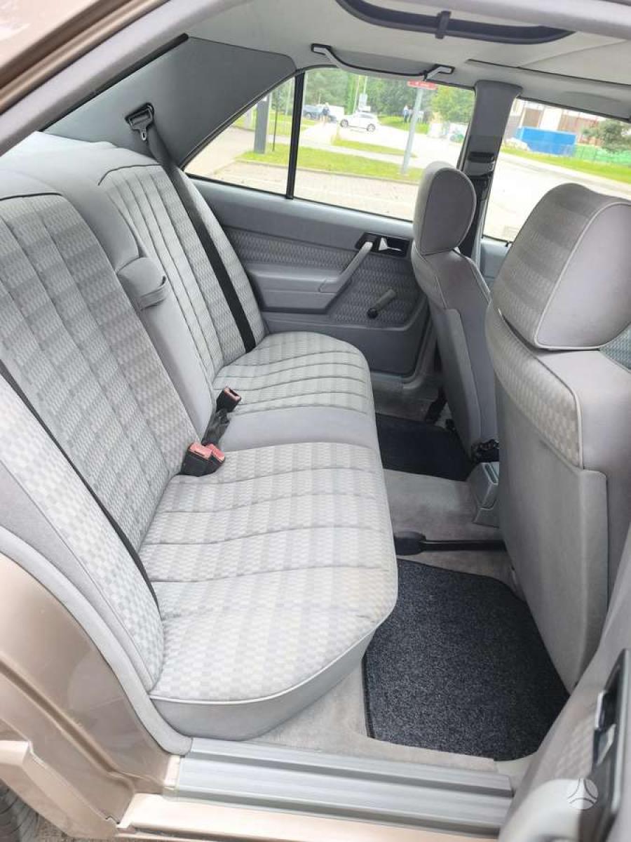 Brūns Mercedes-Benz 190 1989 Palanga, ar dzinēja tilpumu 2.30 L un nobraukumu 245 tūkst. km par 5500 €, foto 12 vietnē AUTOMOTO.COM.LV