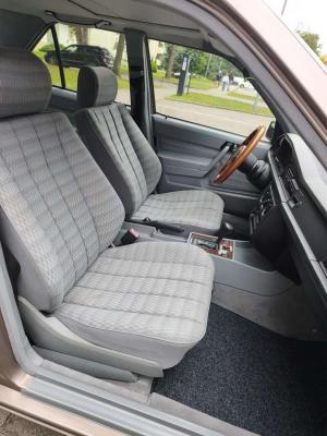 Brūns Mercedes-Benz 190 1989 Palanga, ar dzinēja tilpumu 2.30 L un nobraukumu 245 tūkst. km par 5500 €, foto 13 vietnē AUTOMOTO.COM.LV