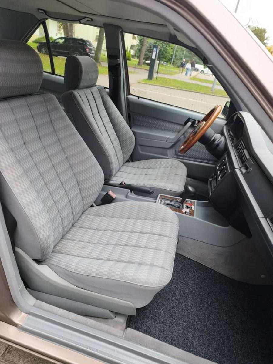 Brūns Mercedes-Benz 190 1989 Palanga, ar dzinēja tilpumu 2.30 L un nobraukumu 245 tūkst. km par 5500 €, foto 13 vietnē AUTOMOTO.COM.LV