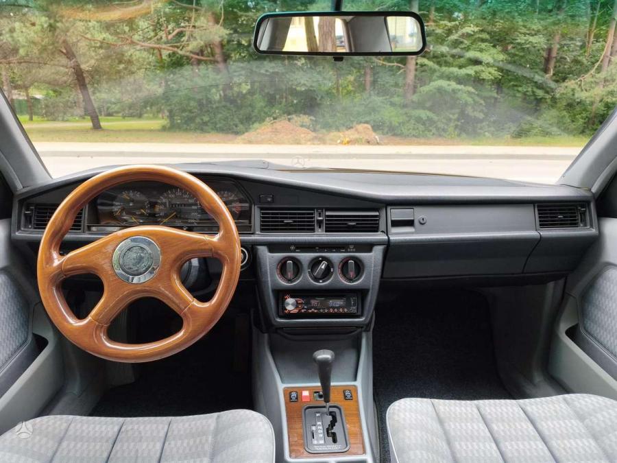 Brūns Mercedes-Benz 190 1989 Palanga, ar dzinēja tilpumu 2.30 L un nobraukumu 245 tūkst. km par 5500 €, foto 14 vietnē AUTOMOTO.COM.LV
